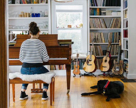 Dramatic Opening Sentences: 25+ Examples and Ideas